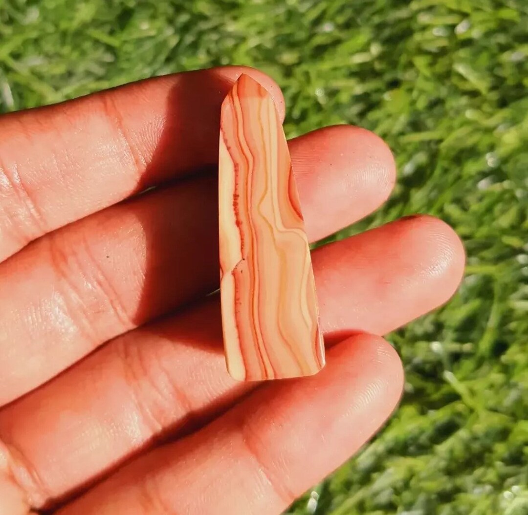 Natural Wave Dolomite Tower Point Stone Beautiful Wave Dolomite Tower ...