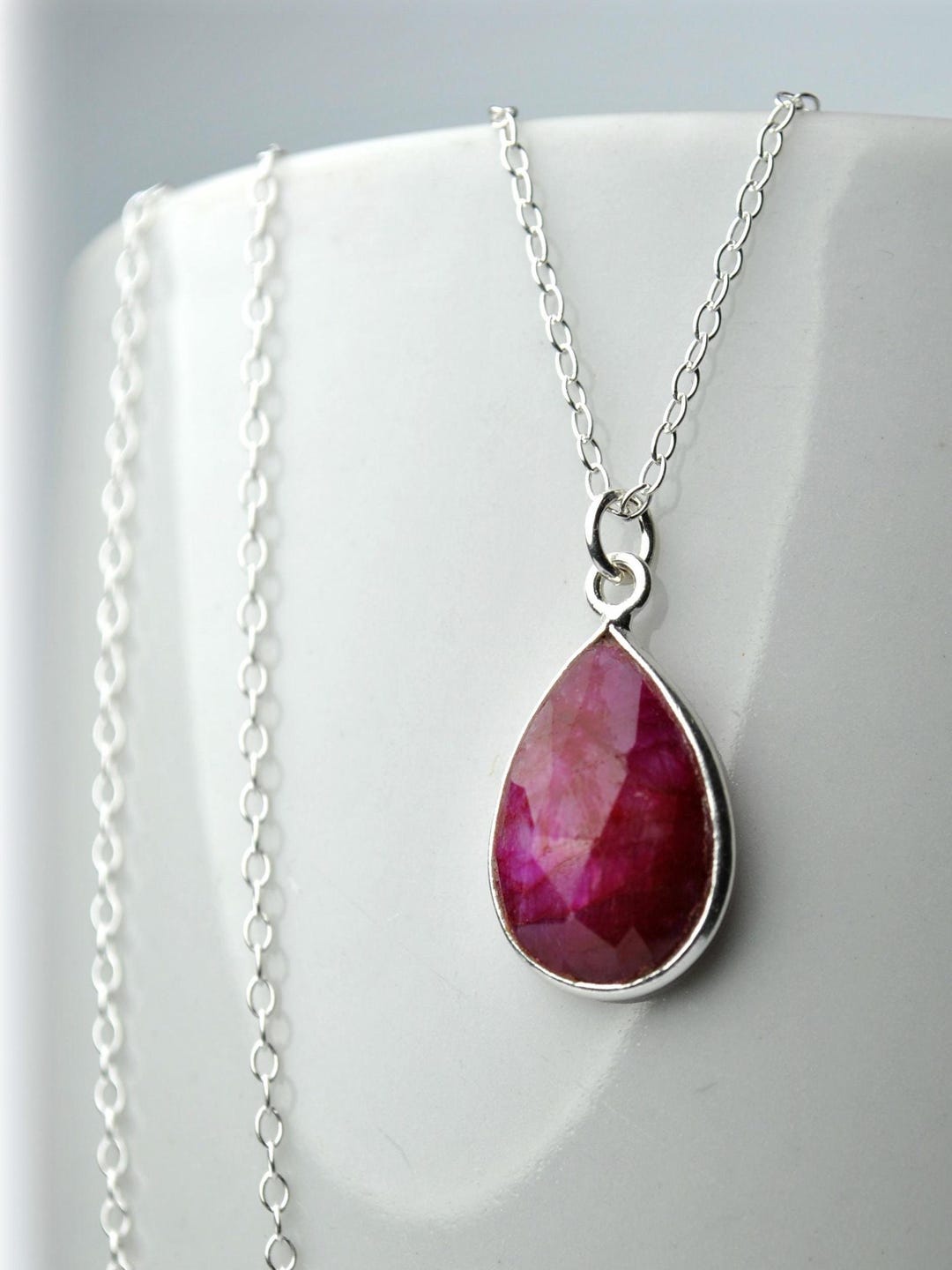 Echte Rubin Halskette, Angst Halskette, Teardrop Rubin Anhänger ...
