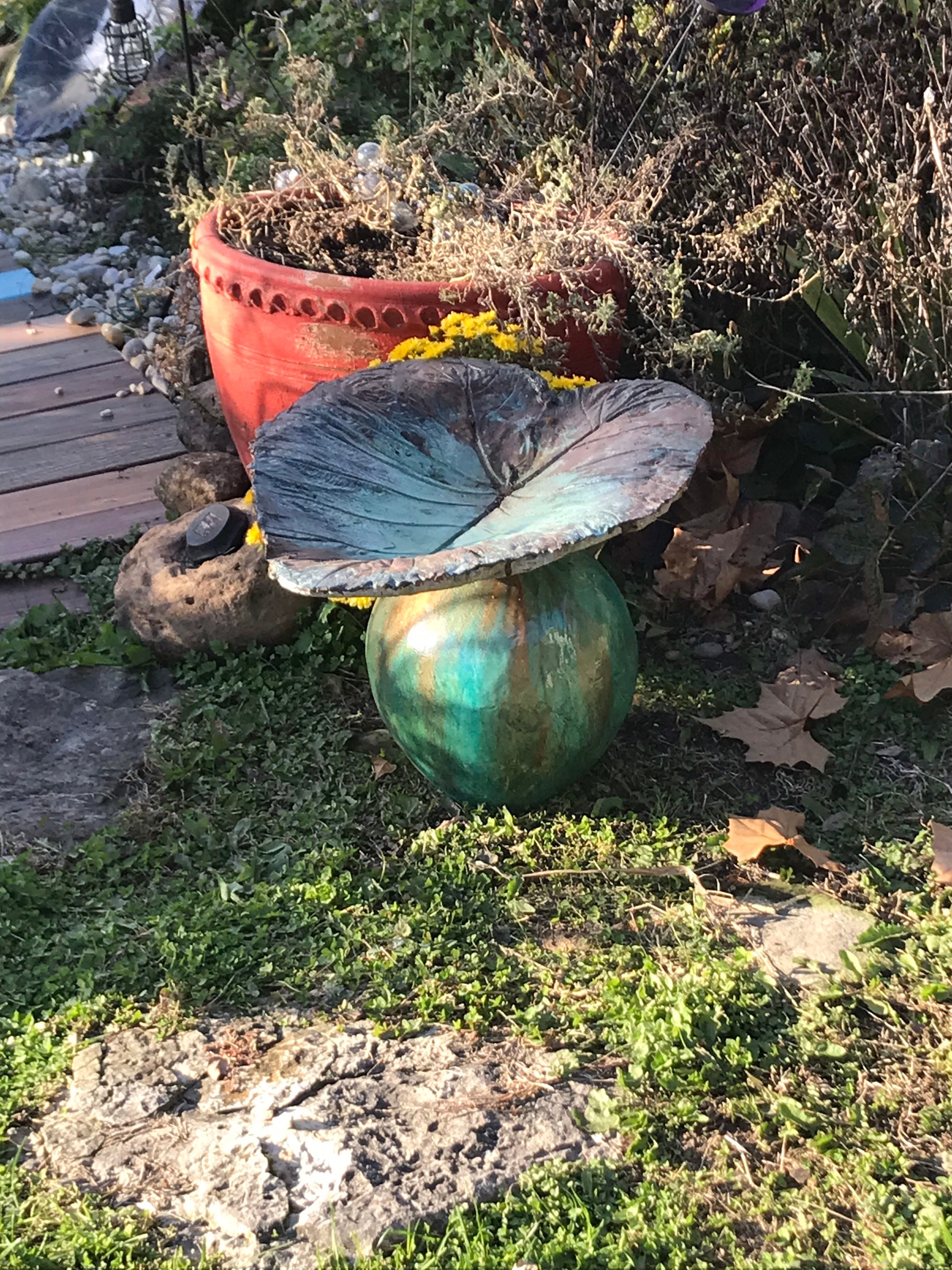 Elephant Ear Cast Birdbath With Base