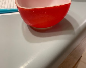 Vintage Pyrex Red 4 Quart Mixing Bowl - Etsy