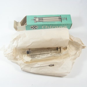 Glass Syringe CHIRANA Glass 10ml Syringe With Needle Pharmacy Décor ...