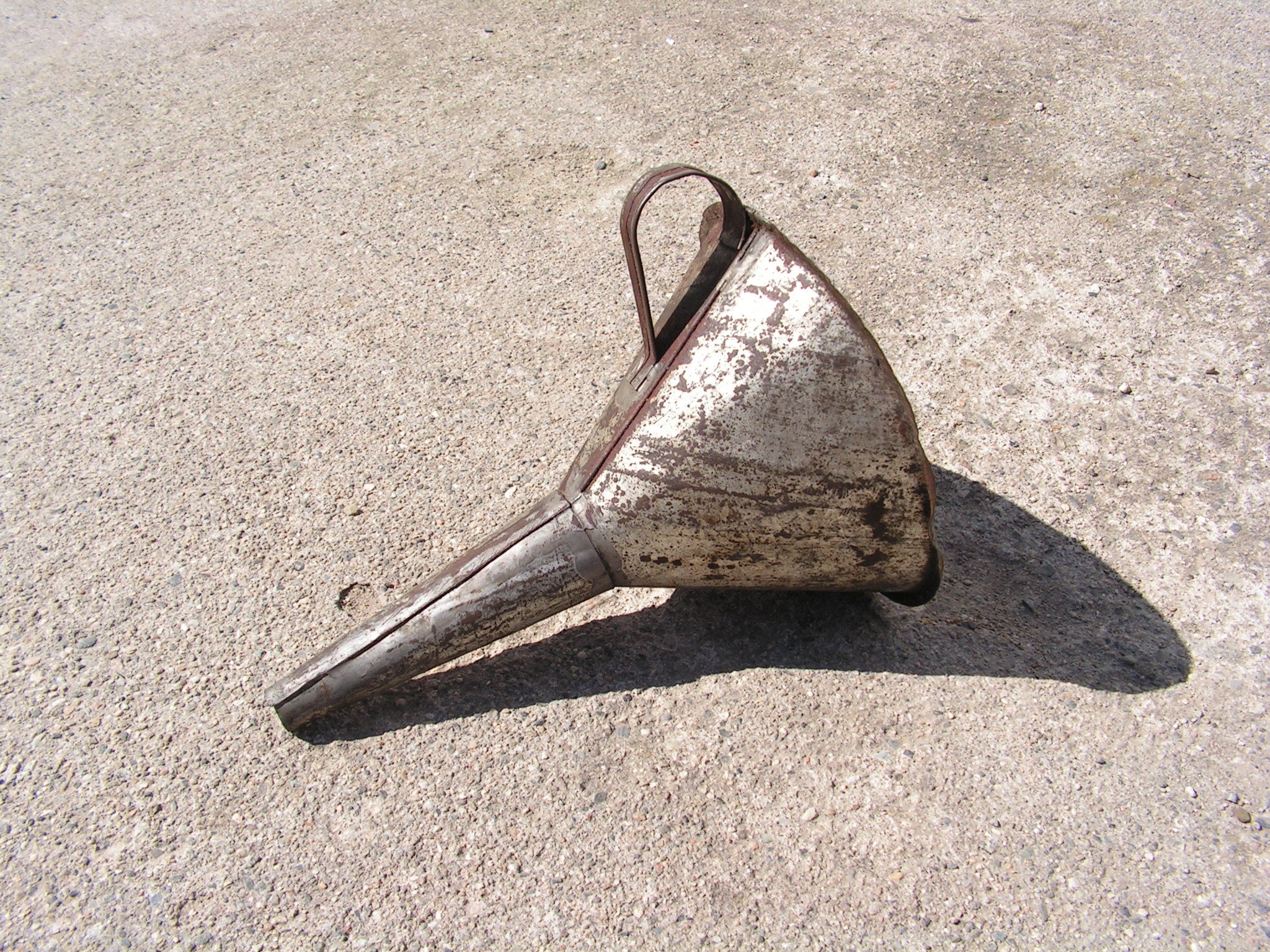Antike Metall Trichter 1950er Jahre große Rusty Trichter Vintage ...