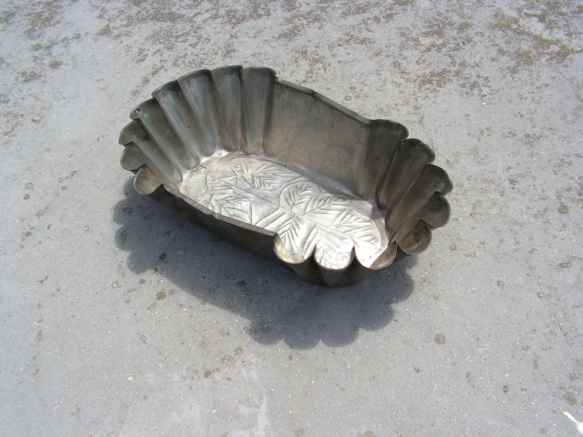 Vintage Big Shaped Mold Tin Cake Mold Baking Tin Mold Form of Cake Form ...