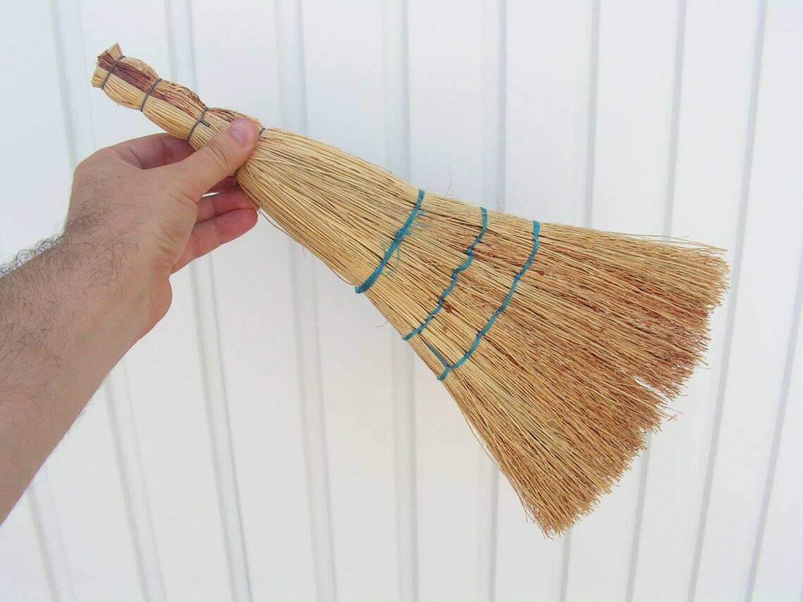 Vintage Natural Plants Broom, Natural Straw Broom Wire Wrap, Primitive ...