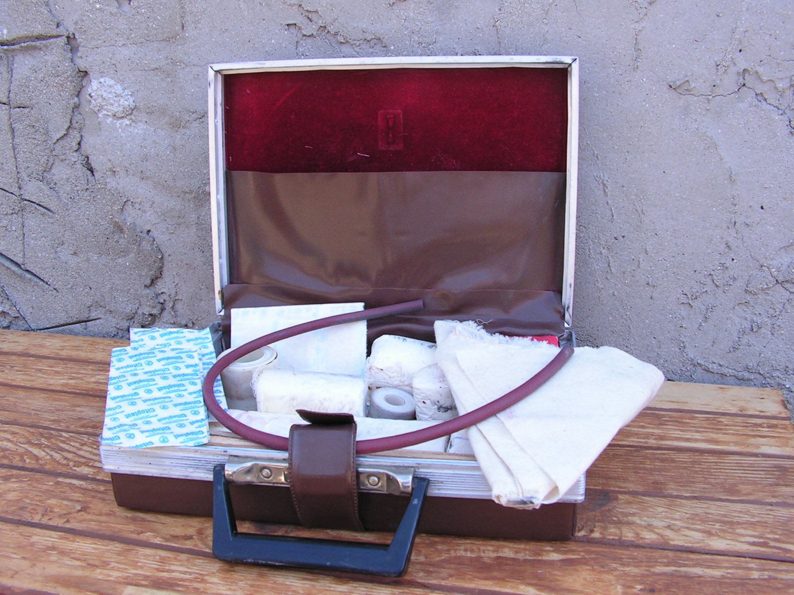Vintage Travel Car Medical Kit, Medical Bag, Leather Doctor Bag, Red ...
