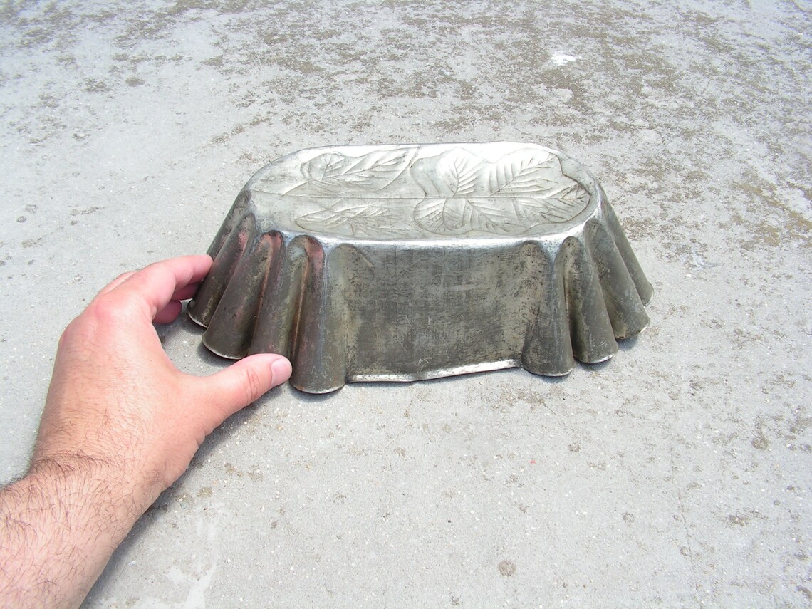 Vintage Big Shaped Mold Tin Cake Mold Baking Tin Mold Form of Cake Form ...