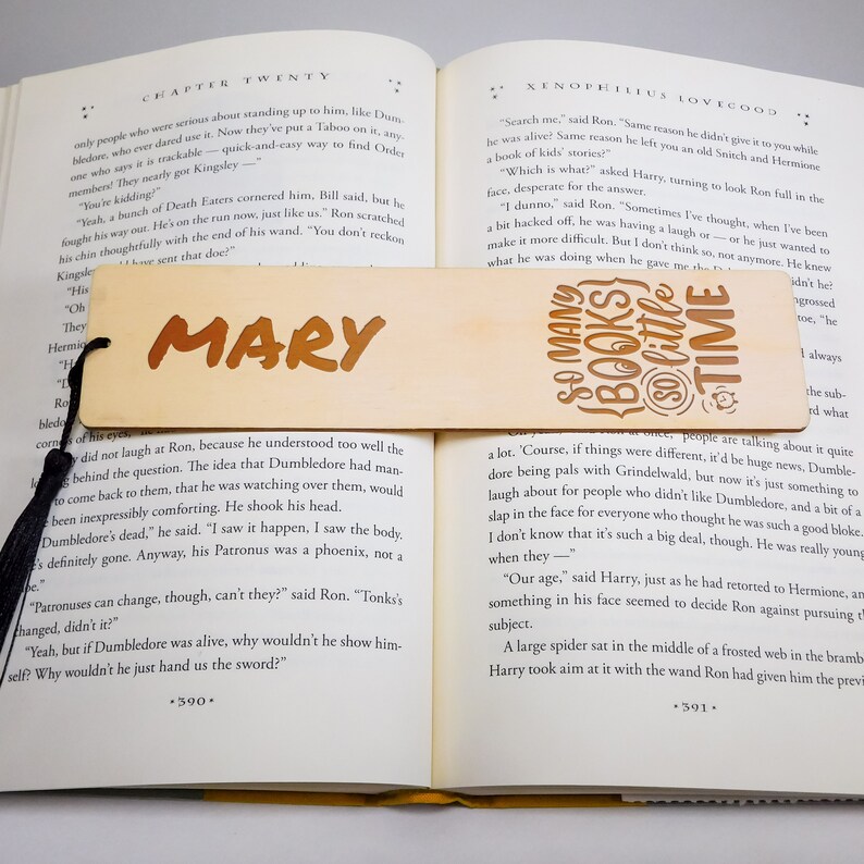 Personalized 'so Many Books' Bookmark: Engraved Birch Wood Gift - Etsy