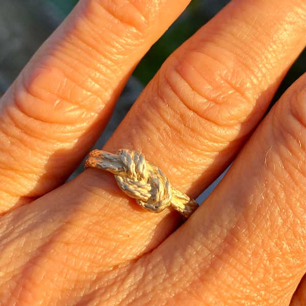 Figure 8 Knot Ring - Etsy