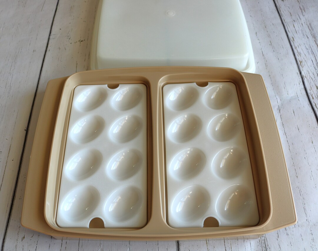 Tupperware Deviled Eggs Carrier, Model 723-3, Covered Case With Beige ...
