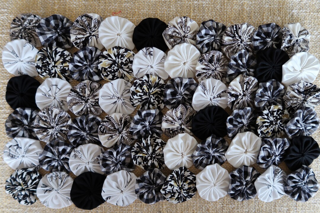 60 Handcrafted Black & White Yo Yo Pinwheels Lot 64 for Crafting ...