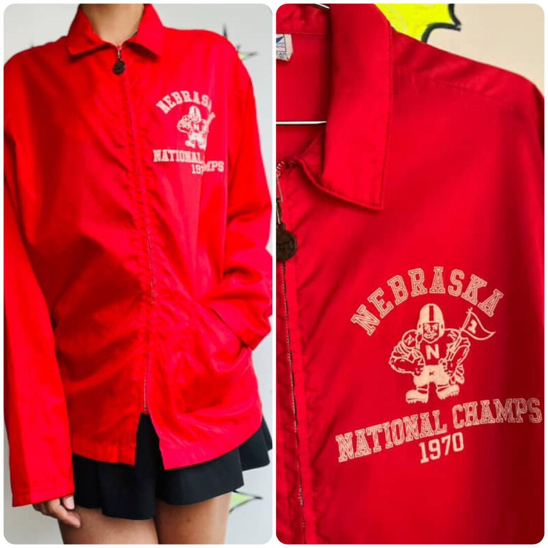 Vintage 1970s Red Nylon Windbreaker Jacket - Grunge Sportswear - Size M ...