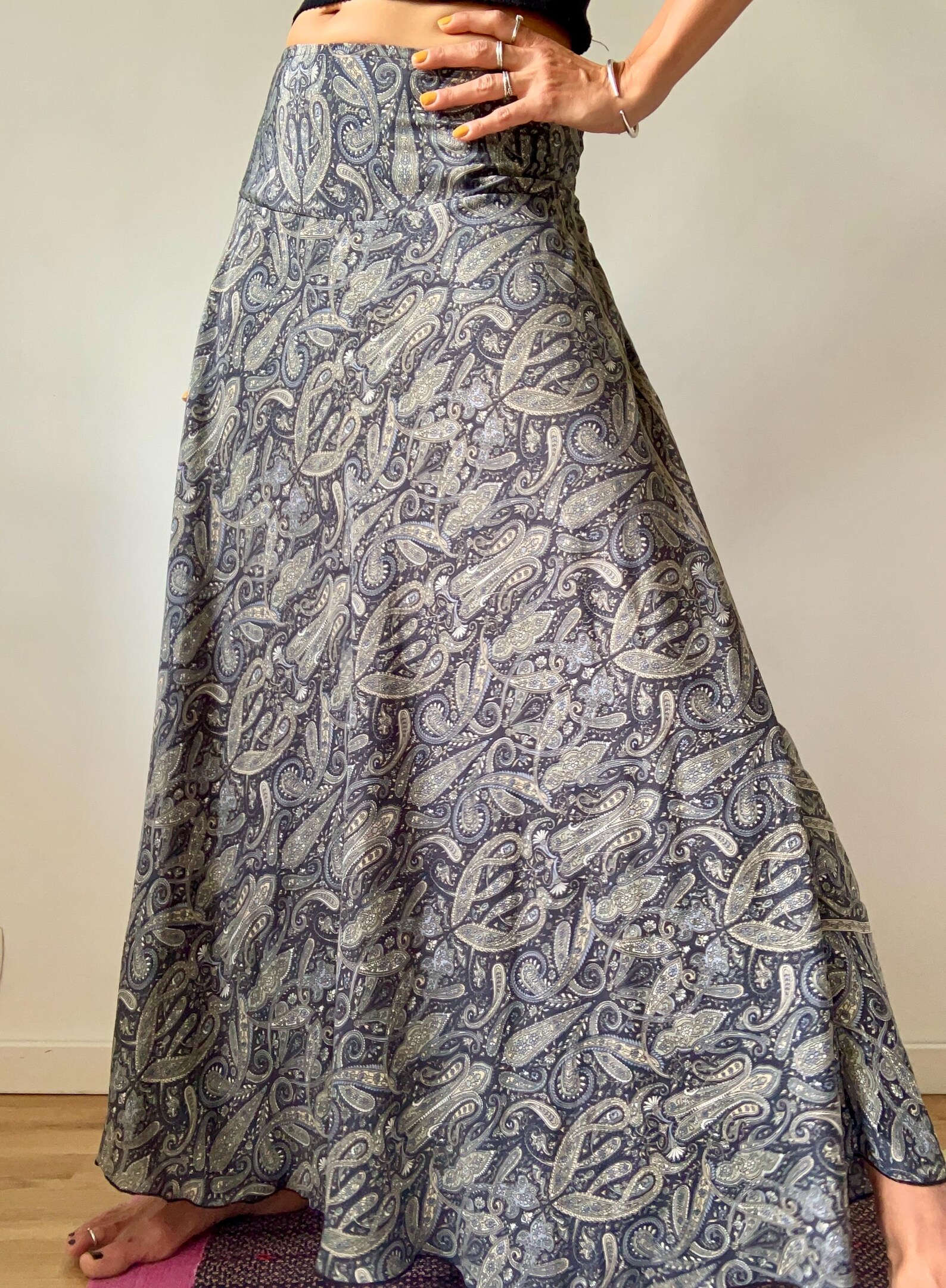 Modest Long Skirt Casual Everyday Outfit Boho Hippie Style Silky Flowy ...