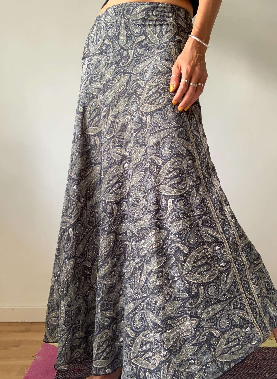 Modest Long Skirt Casual Everyday Outfit Boho Hippie Style Silky Flowy ...