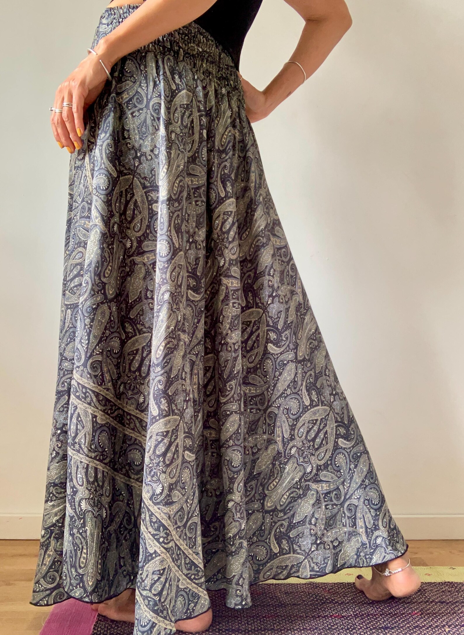 Modest Long Skirt Casual Everyday Outfit Boho Hippie Style Silky Flowy ...