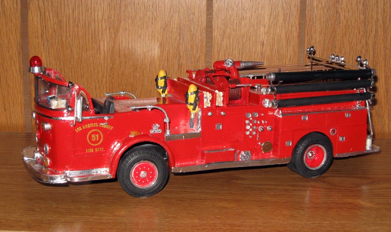 1:25 scale model resin Emergency Engine 51 Crown Firecoach | Etsy