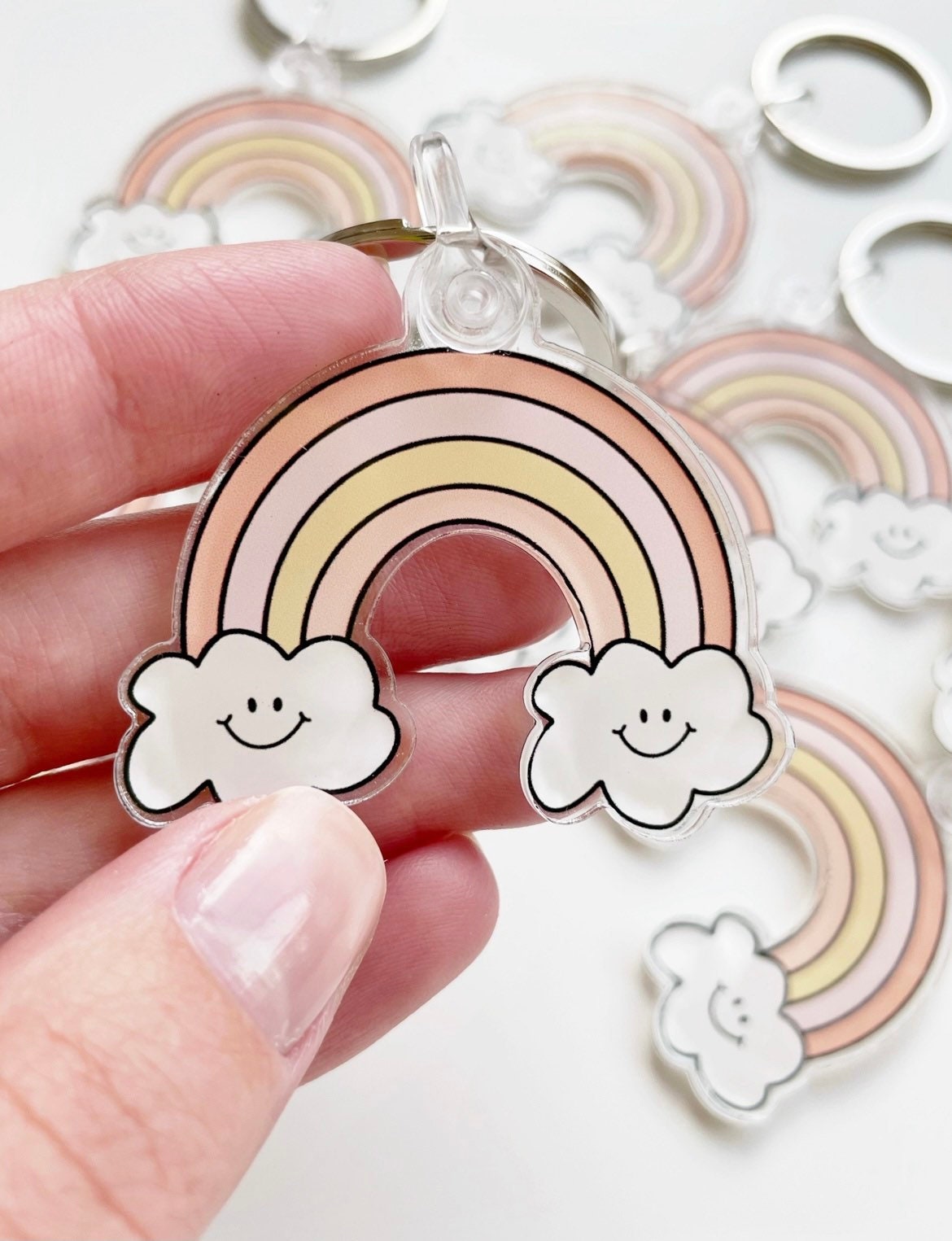 Llavero arco iris sonriente llavero arco iris neutro llavero - Etsy España