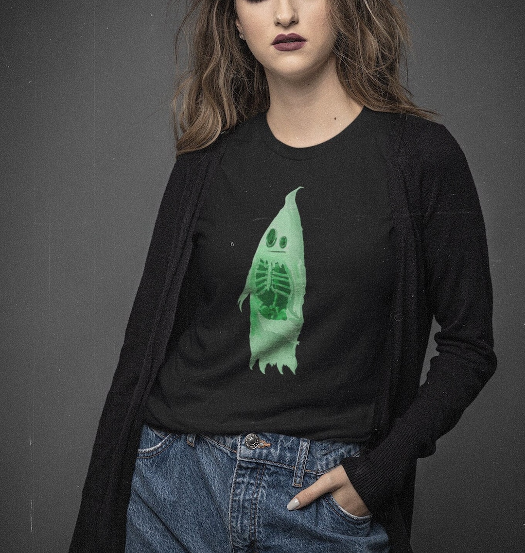 Creepy Cute Ghost T-shirt, Goth Skeleton Graphic Tee - Etsy