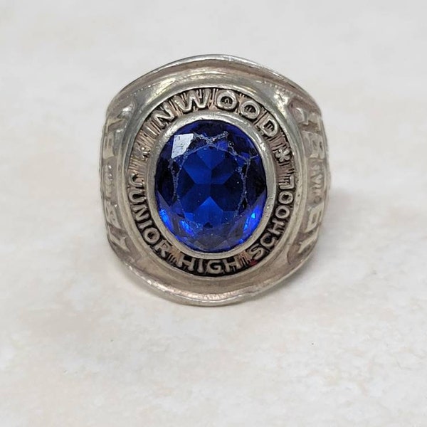 High School Ring - Etsy