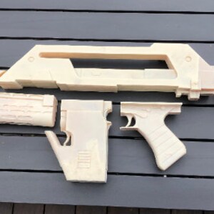 Lifesize Aliens M41-A Pulse Rifle Resin Kit. Sci Fi Cosplay Rifle is 1: ...