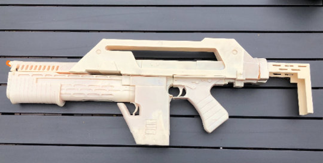 Lifesize Aliens M41-A Pulse Rifle Resin Kit. Sci Fi Cosplay Rifle is 1: ...