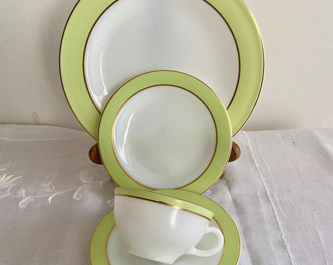 Vintage 1950s PYREX Dinnerware Set/ Lime Green & Gold Trim, Mid-century ...