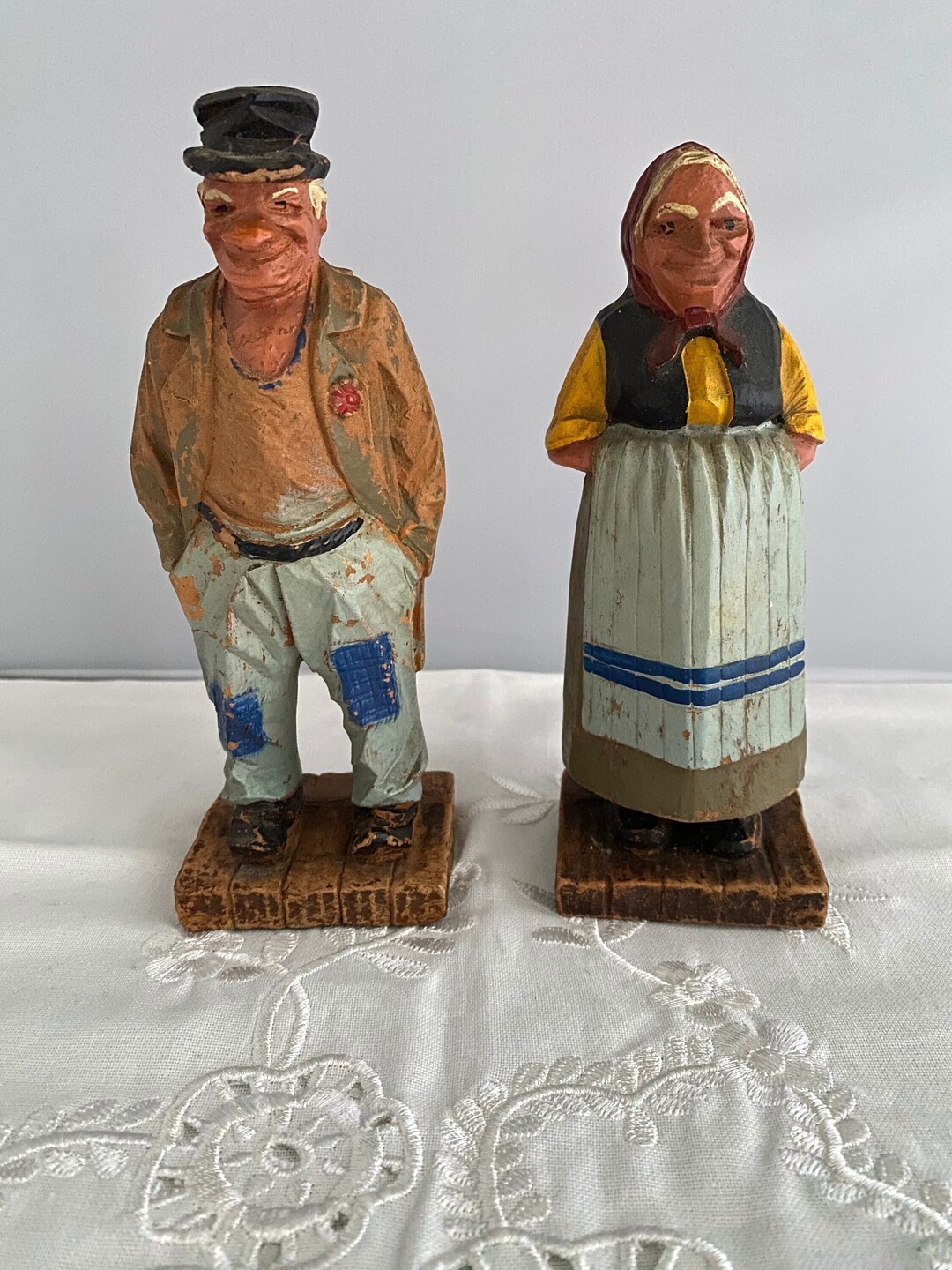 Syroco Carved Figurines/old World Couple/wood Resin - Etsy