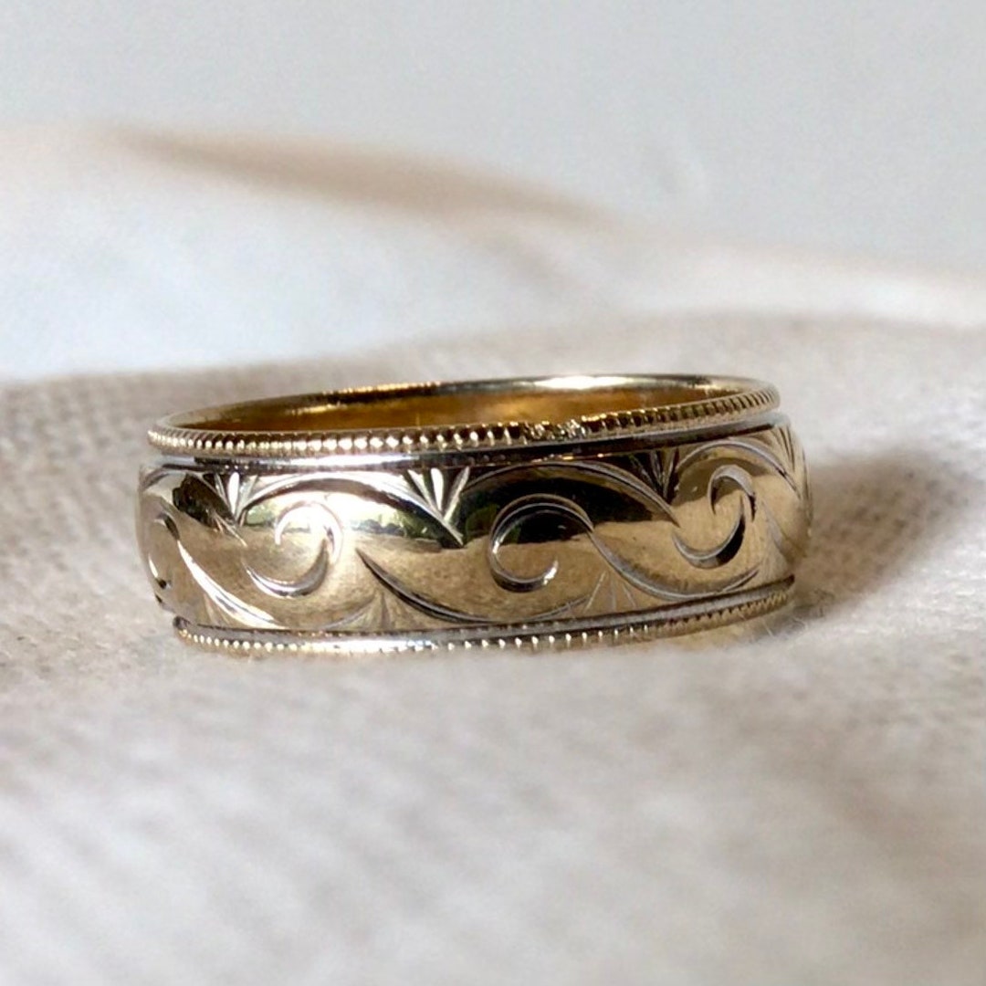 10 Karat Yellow Gold Vintage Pattern Wedding Band - Etsy