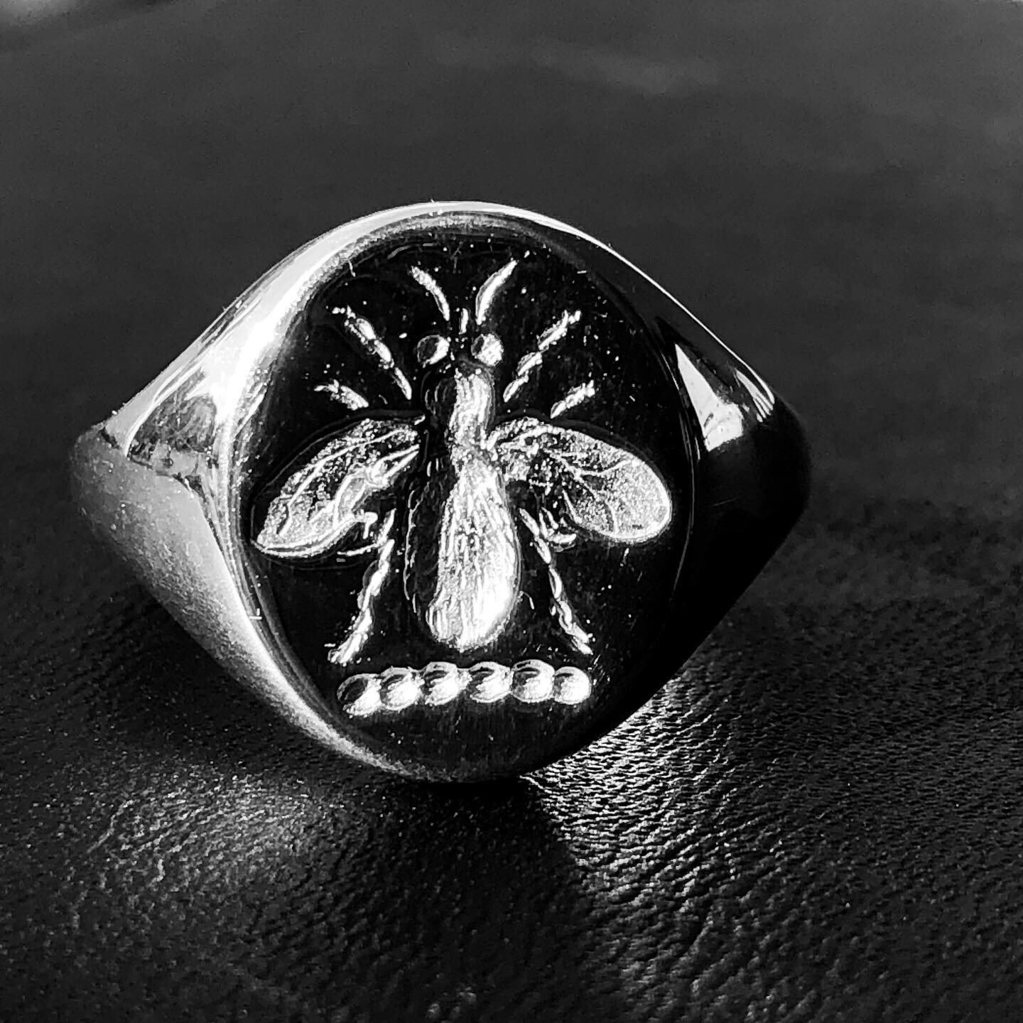 Bee Signet Ring Oval Engraved Signet Ring, Bumble Bee Ring, Deep ...