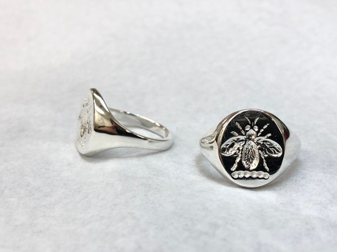 Bee Signet Ring Oval Engraved Signet Ring, Bumble Bee Ring, Deep ...