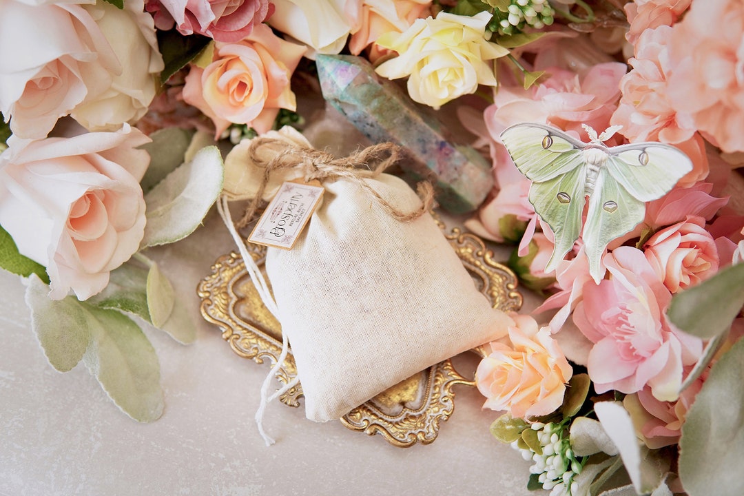 Prosperity ~ Ritual Bath Sachet ~ Tub Tea | Ritual Bath Salts | Bath ...