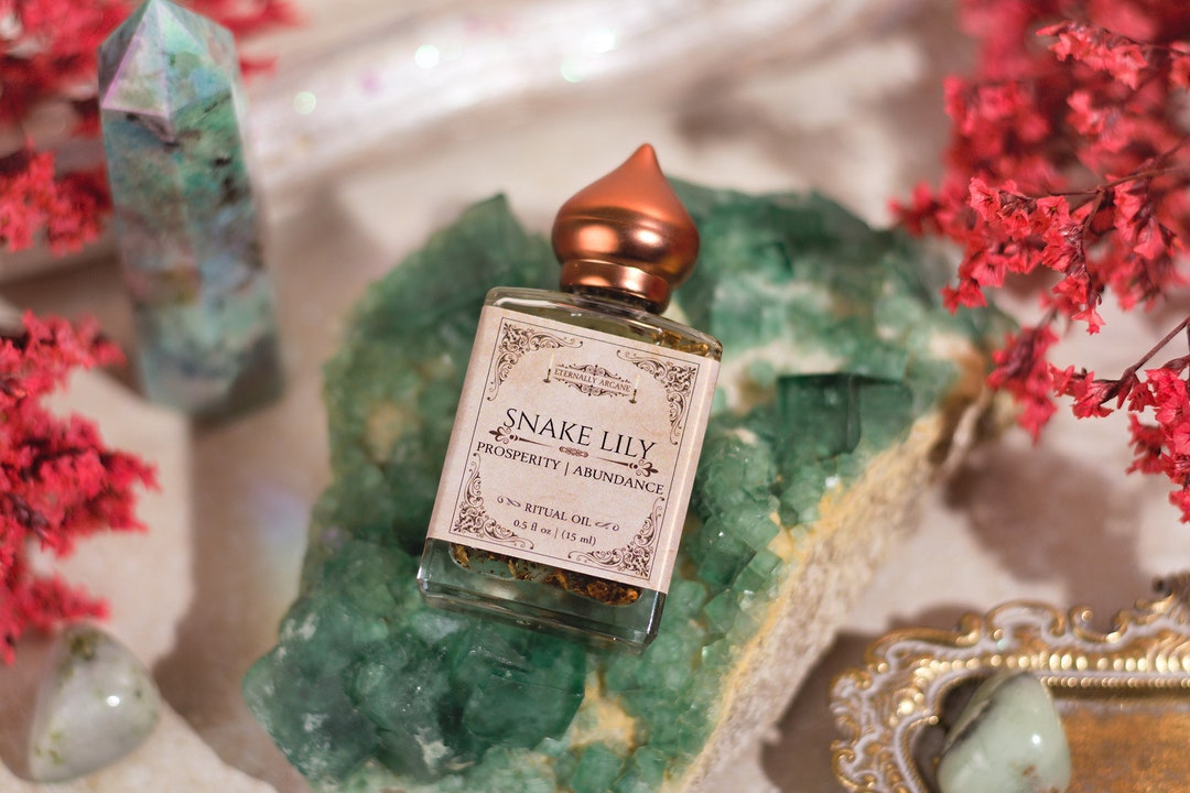 Snake Lily Money Drawing Ritual Oil Abundance Prosperity Money Drawing ...