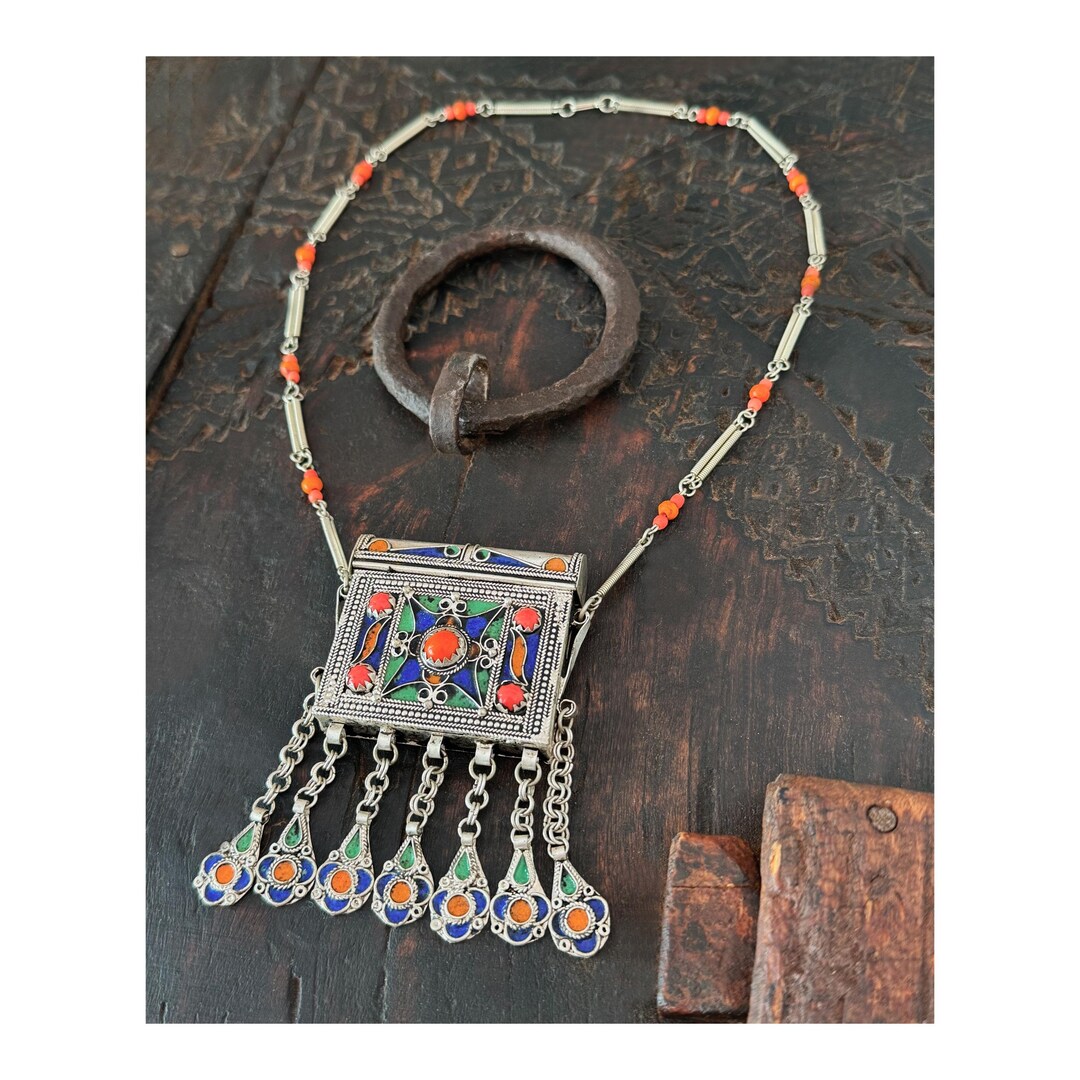 Old Berber Silver Necklace Hirz Pendant Berber Amulet Box Talisman ...