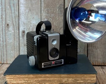 Kodak Brownie Hawkeye Camera Flash Model With Kodalite Flasholder ...