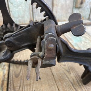 Antique Peeler 19th Century Cast Iron Mechanical Peeler Primitive Decor ...