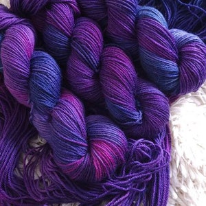 Purple Variegated BFL DK Superwash Yarn - Etsy