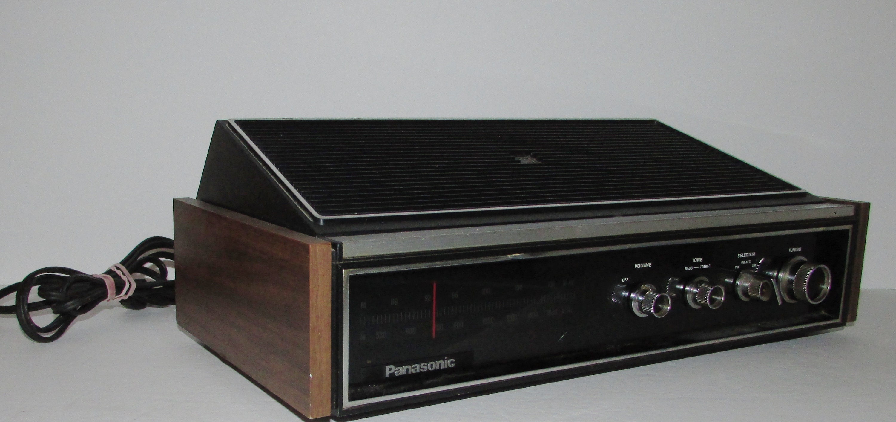 Beautiful Am/fm PANASONIC Model Re-7441c Radio Table /very - Etsy