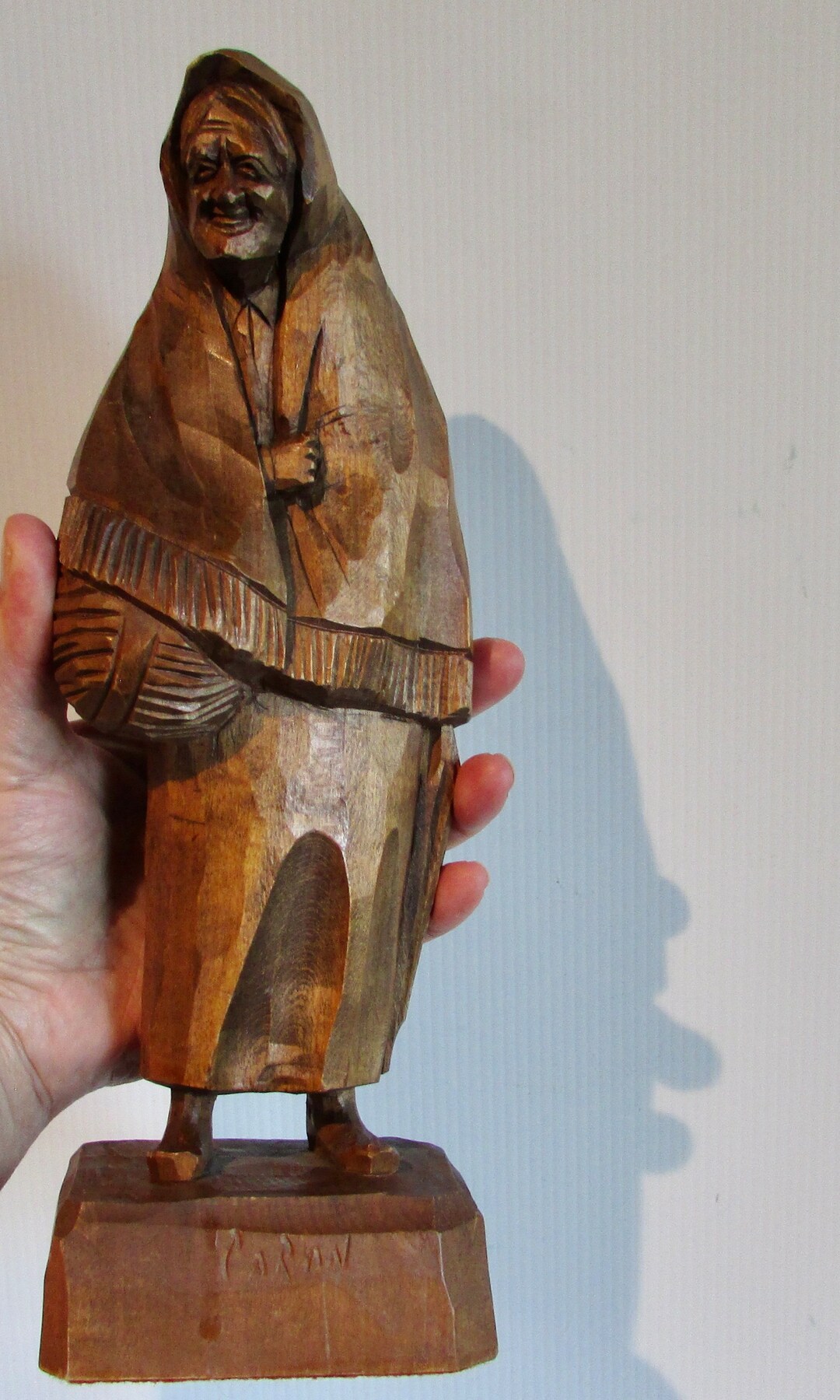 Beautiful CARON Wood Carving Sculpture Old Smiling Woman With a Shawl ...