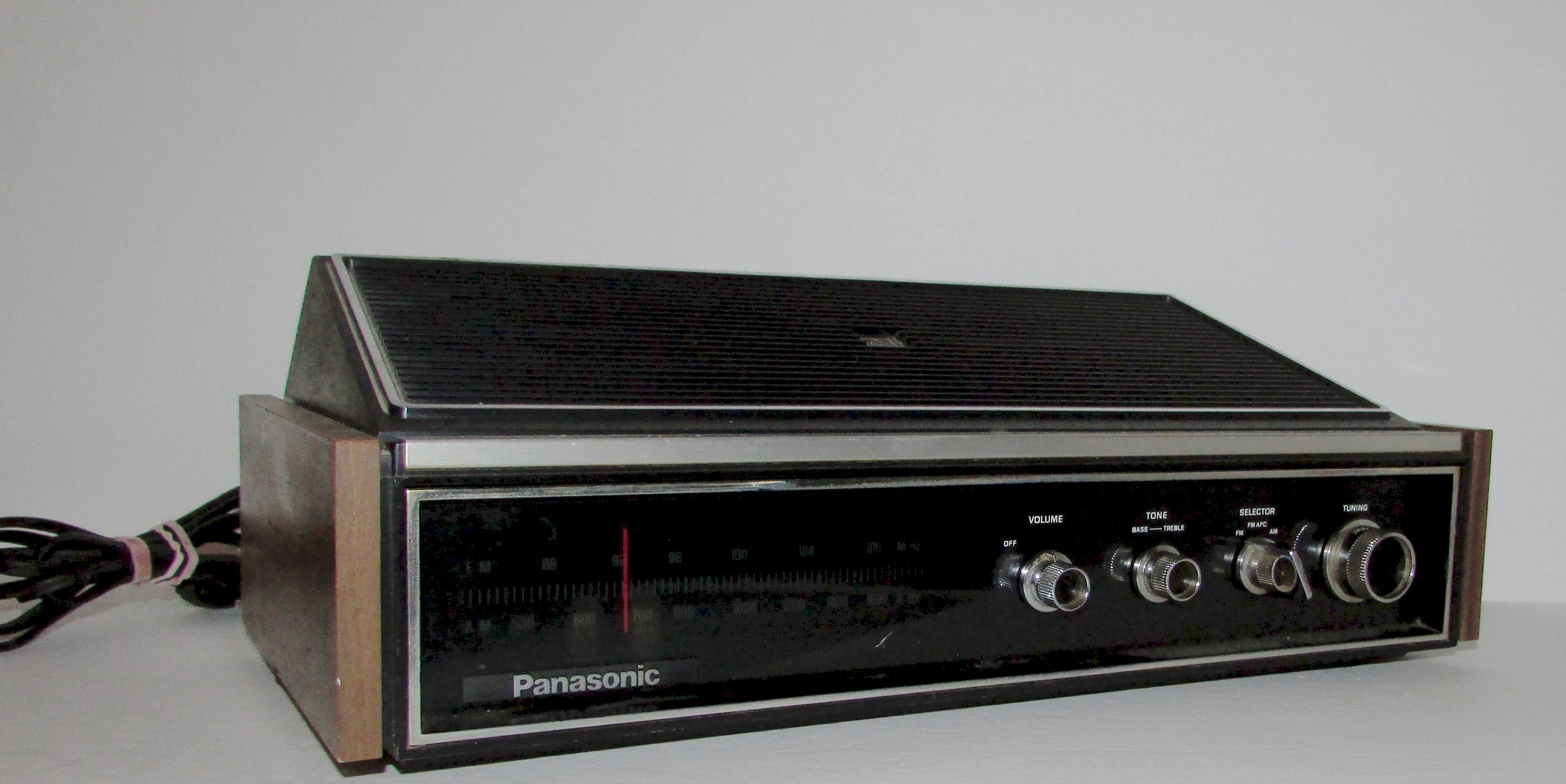 Beautiful Am/fm PANASONIC Model Re-7441c Radio Table /very - Etsy
