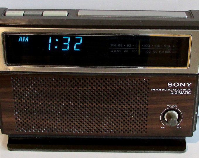 Working Mid Century Panasonic AM FM Tabletop Radio - Model RE-6286 ...