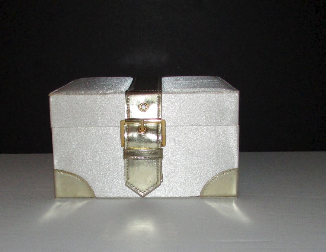 Nice White Color Christian Dior Perfumes Cosmetic Make up Storing Box ...