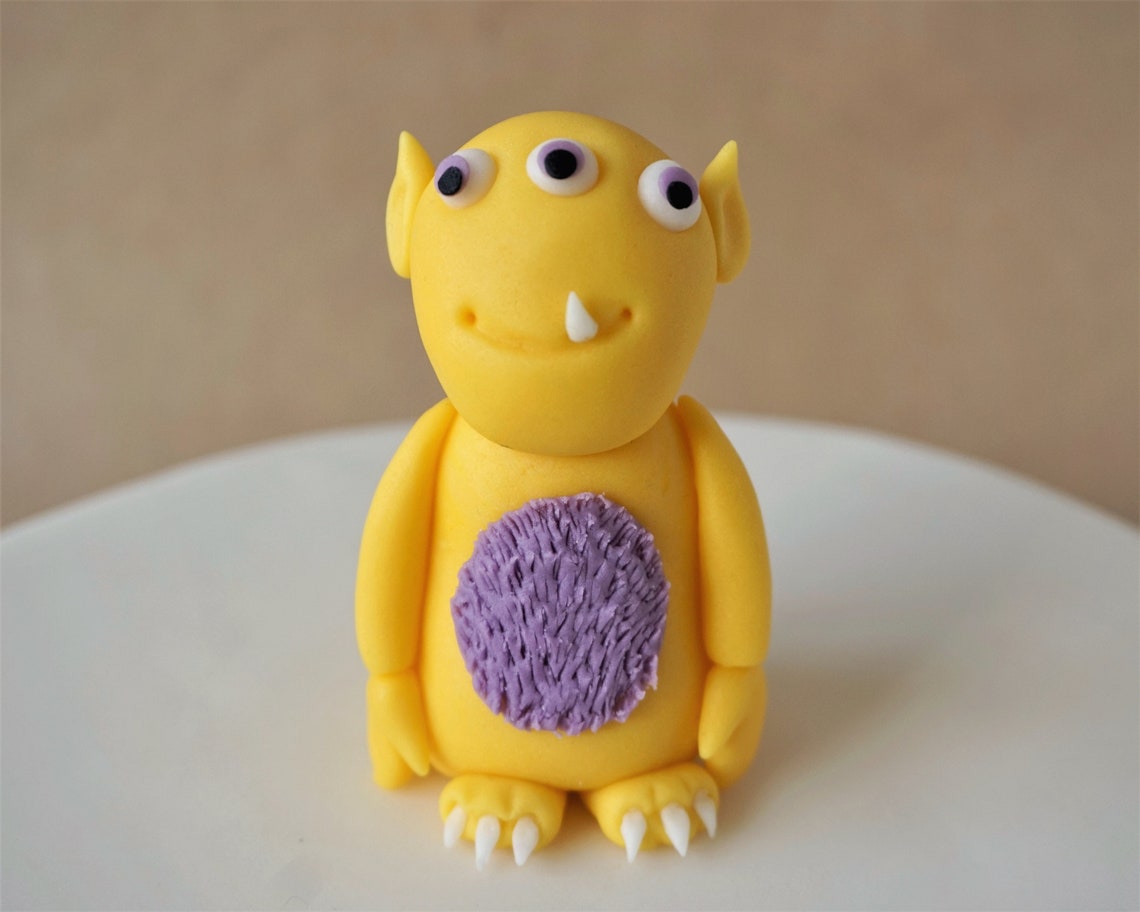 Fondant Alien Cake Topper Set for Astronaut Birthday Party | Etsy