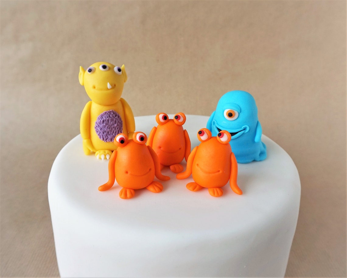 Fondant Alien Cake Topper Set for Astronaut Birthday Party - Etsy