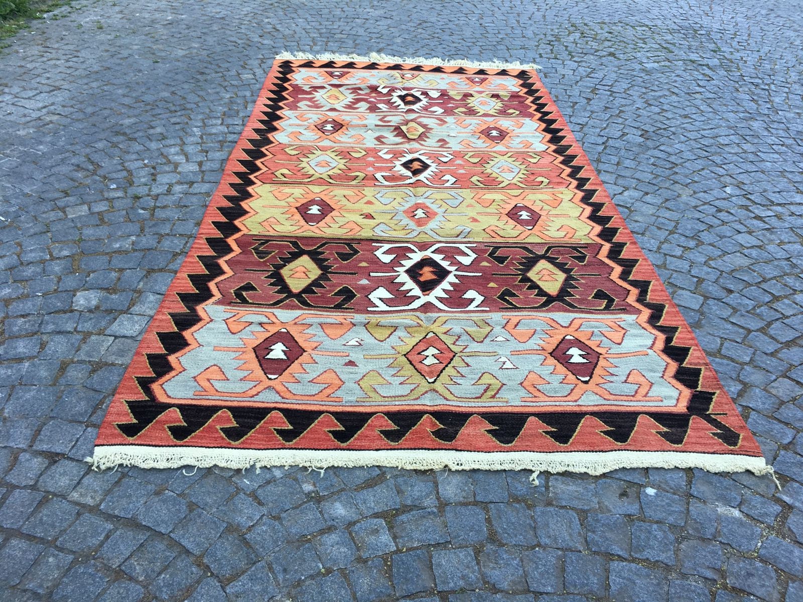 Vintage Handmade Kilim Rug 66133 in 168x337 Cm Pink Kilim Vintage Handmade Kilim Rug 66133 in 168x337 Cm Pink Kilim