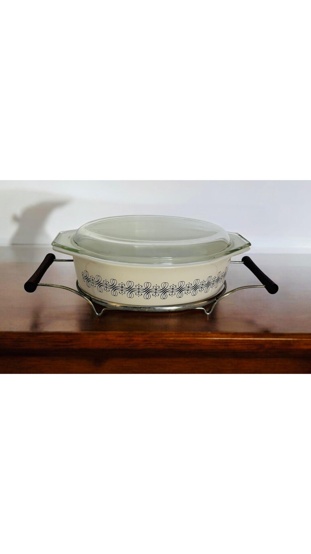 Vintage Pyrex 1965 Empire Scroll 'filigree' Casserole Dish With Lid and ...