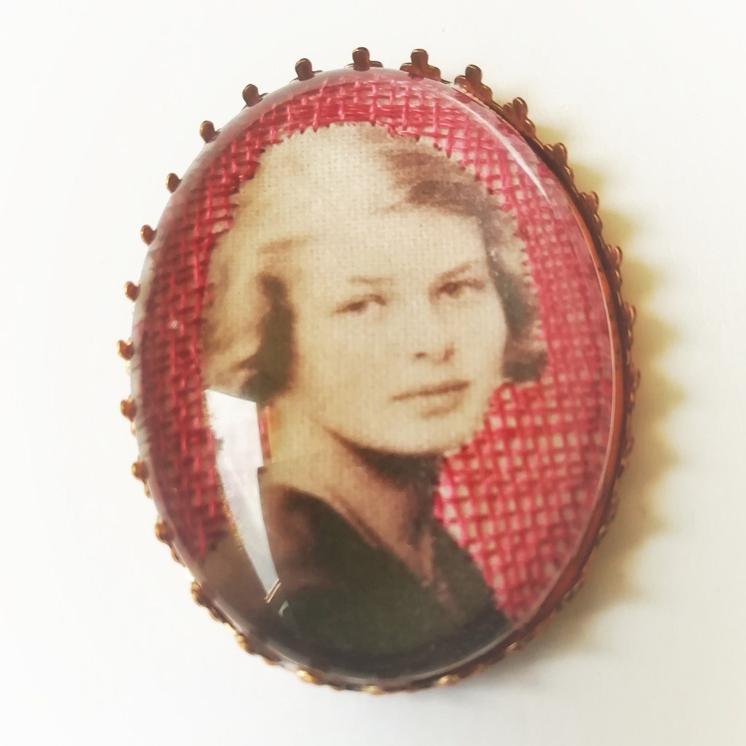 Ingrid Bergman Hand Embroidered Brooch - Etsy