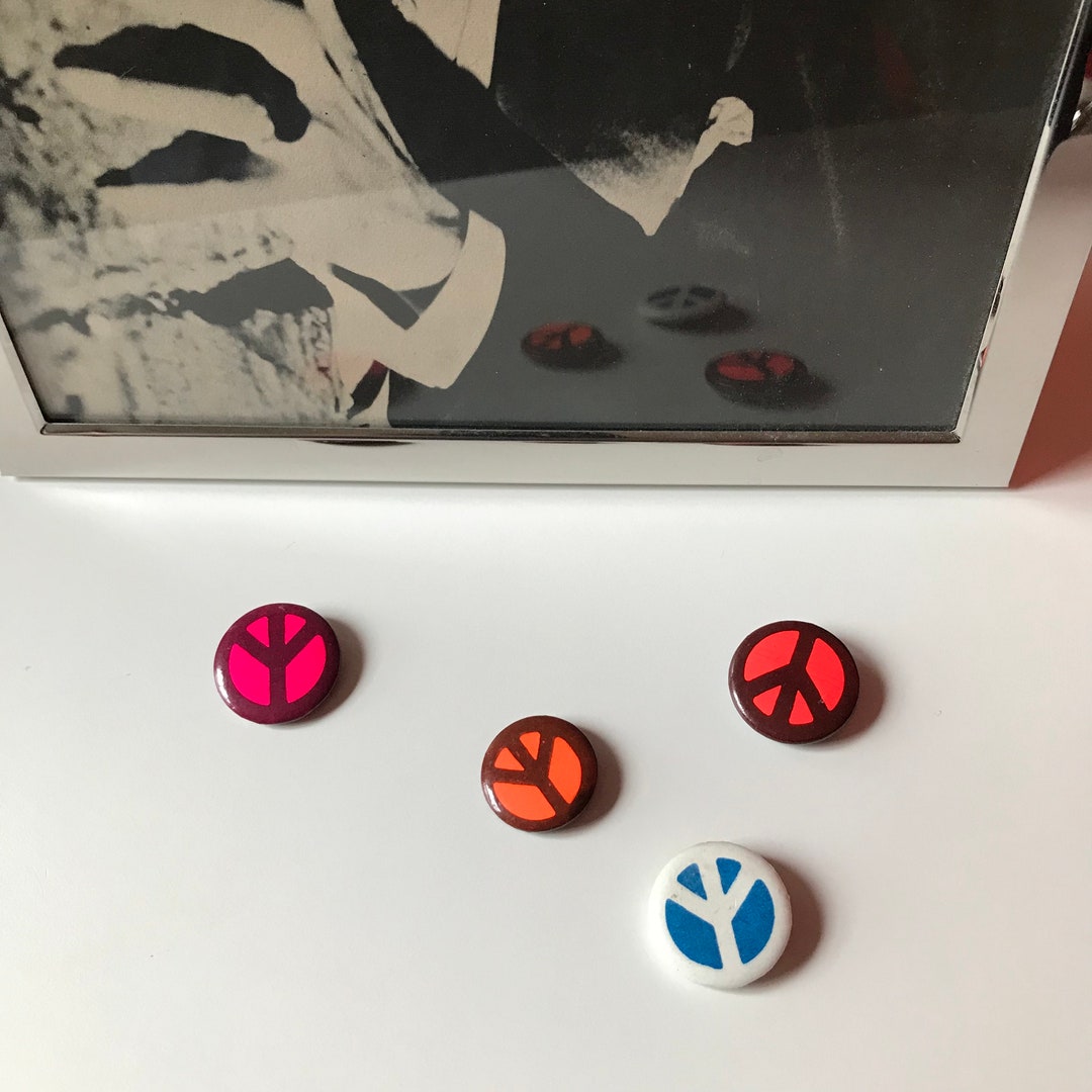 60s Assorted Peace Sign Pinback Buttons - Etsy
