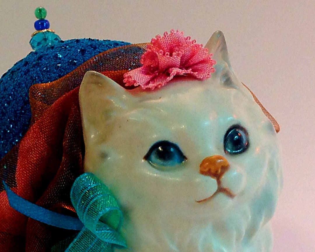 Pin Cushion White Persian Cat Vintage Porcelain Turquoise Paw Raised ...