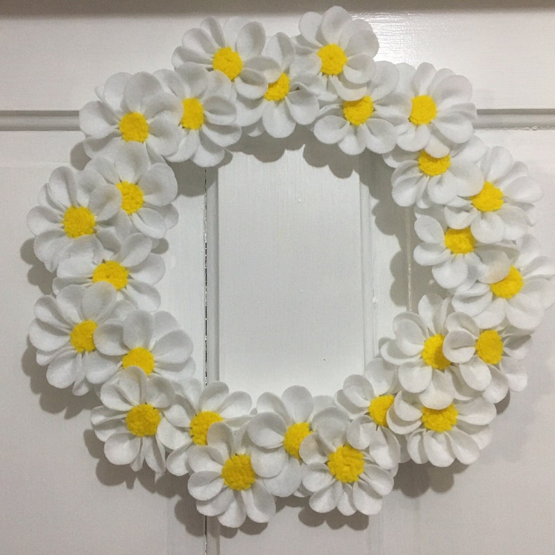 Daisy Wreath - Etsy