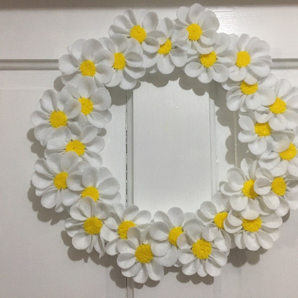 Daisy Wreath - Etsy