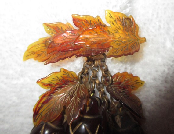 Vintage Bakelite Pineapple Leaf Chatelaine Pin Carved… - Gem